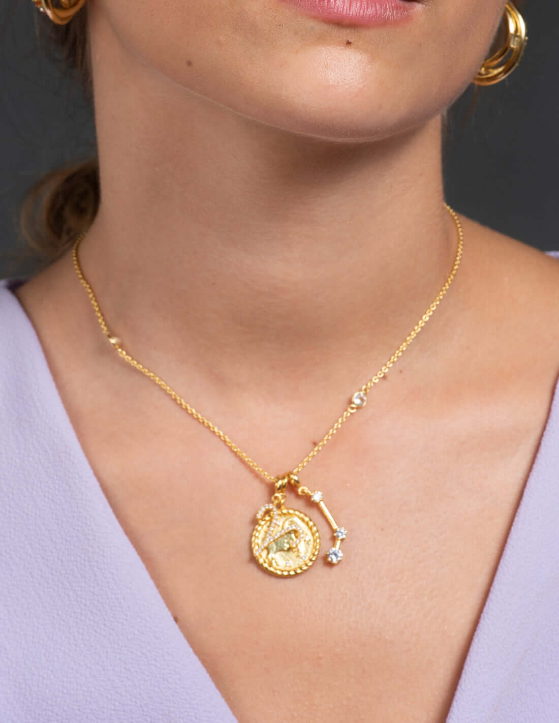 Collar con tres charms del zodíaco aries